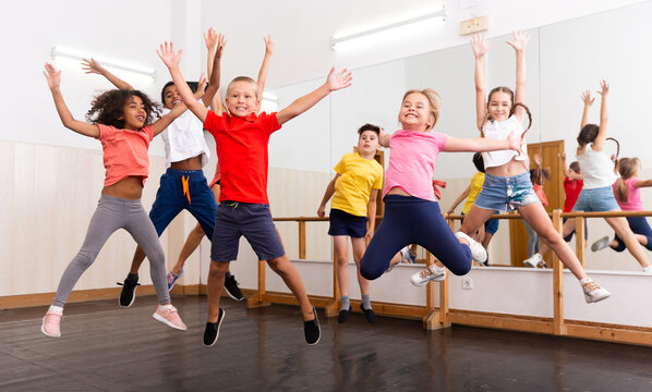 Summer Activities & Camps – Fourth St. Theatre